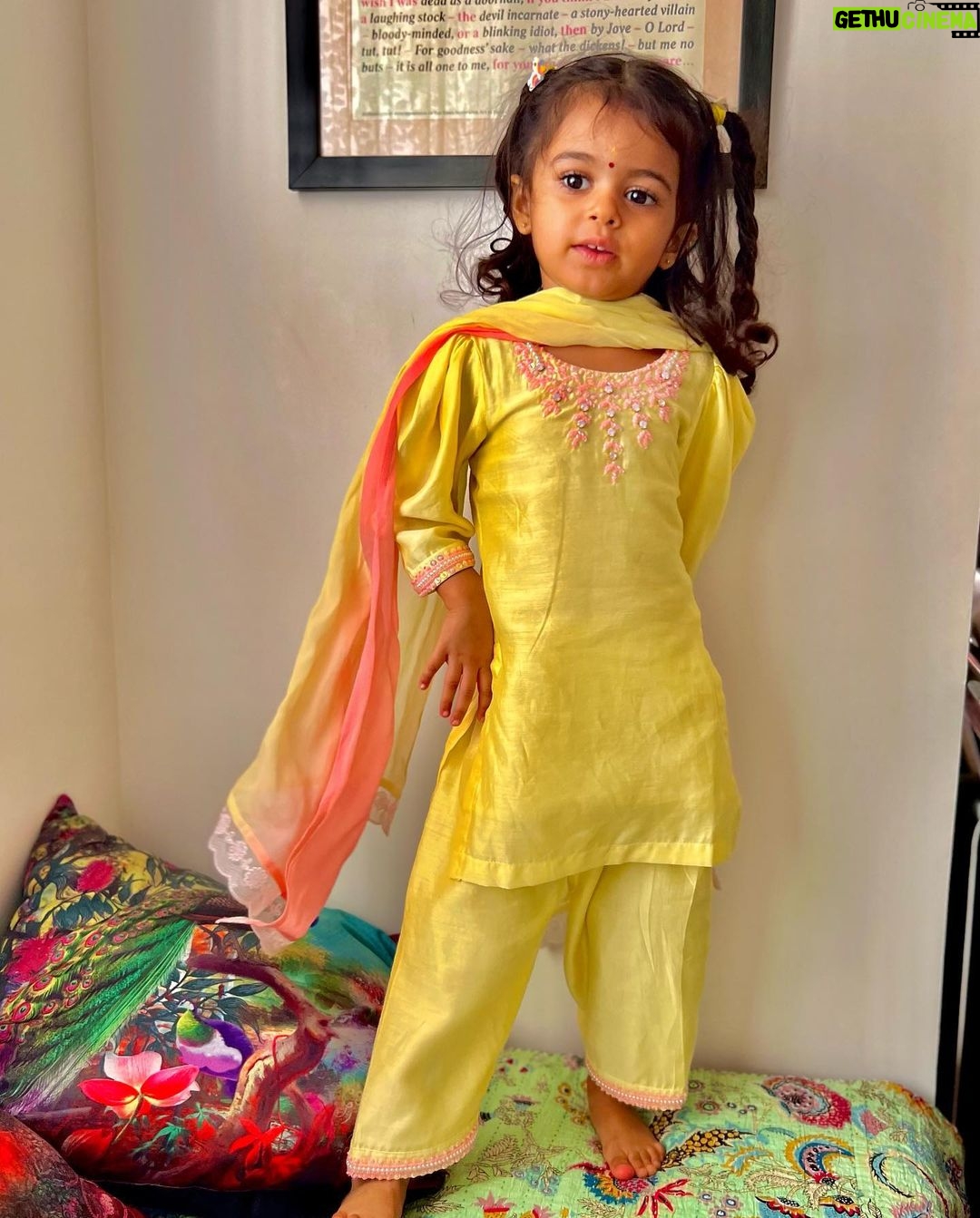 Actress Pranitaa Pandit HD Instagram Photos and Wallpapers October 2023 ...