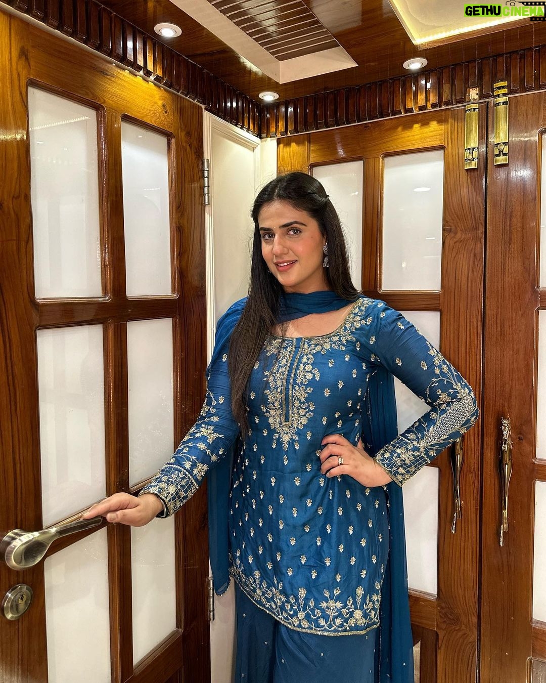 Actress Pranjal Dahiya HD Instagram Photos and Wallpapers December 2023 ...