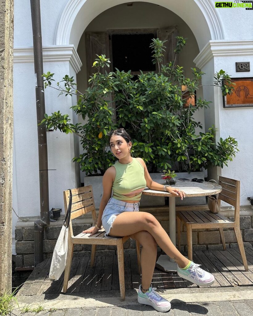 Actress Priyamvada Kant HD Instagram Photos and Wallpapers September ...