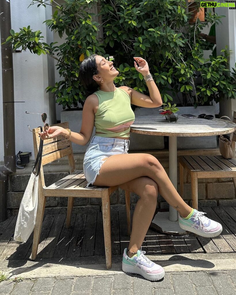 Actress Priyamvada Kant HD Instagram Photos and Wallpapers September ...
