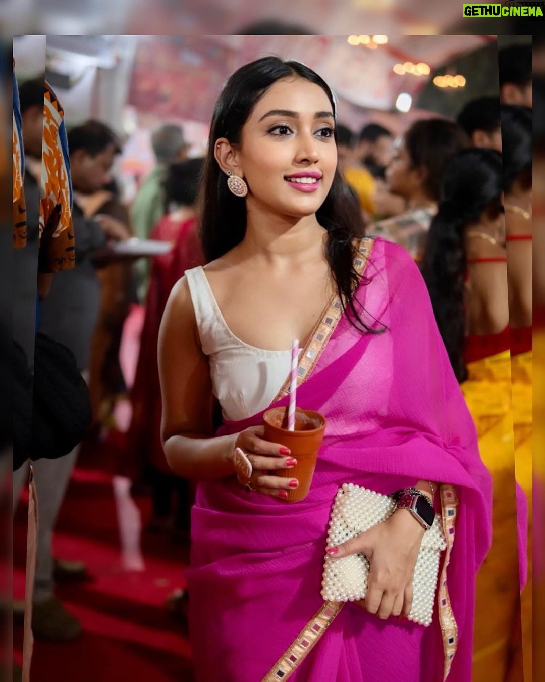 Priyamvada Kant Instagram – Saari ki saari, sari pictures post kardi 💖 ...