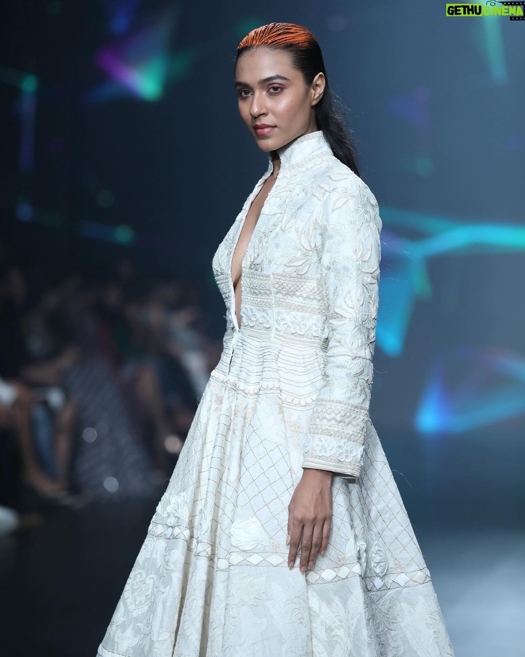 Actress Riyaa Subodh HD Instagram Photos and Wallpapers December 2023 ...