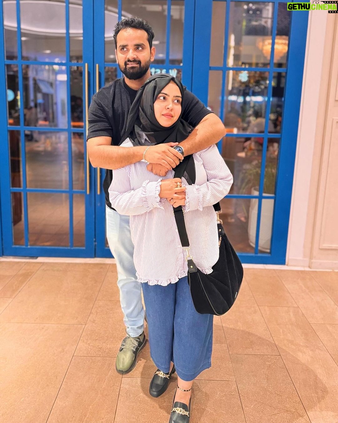 Saba Ibrahim Instagram – 👫 @khalid_niaz23 Jio World Drive | Gethu Cinema