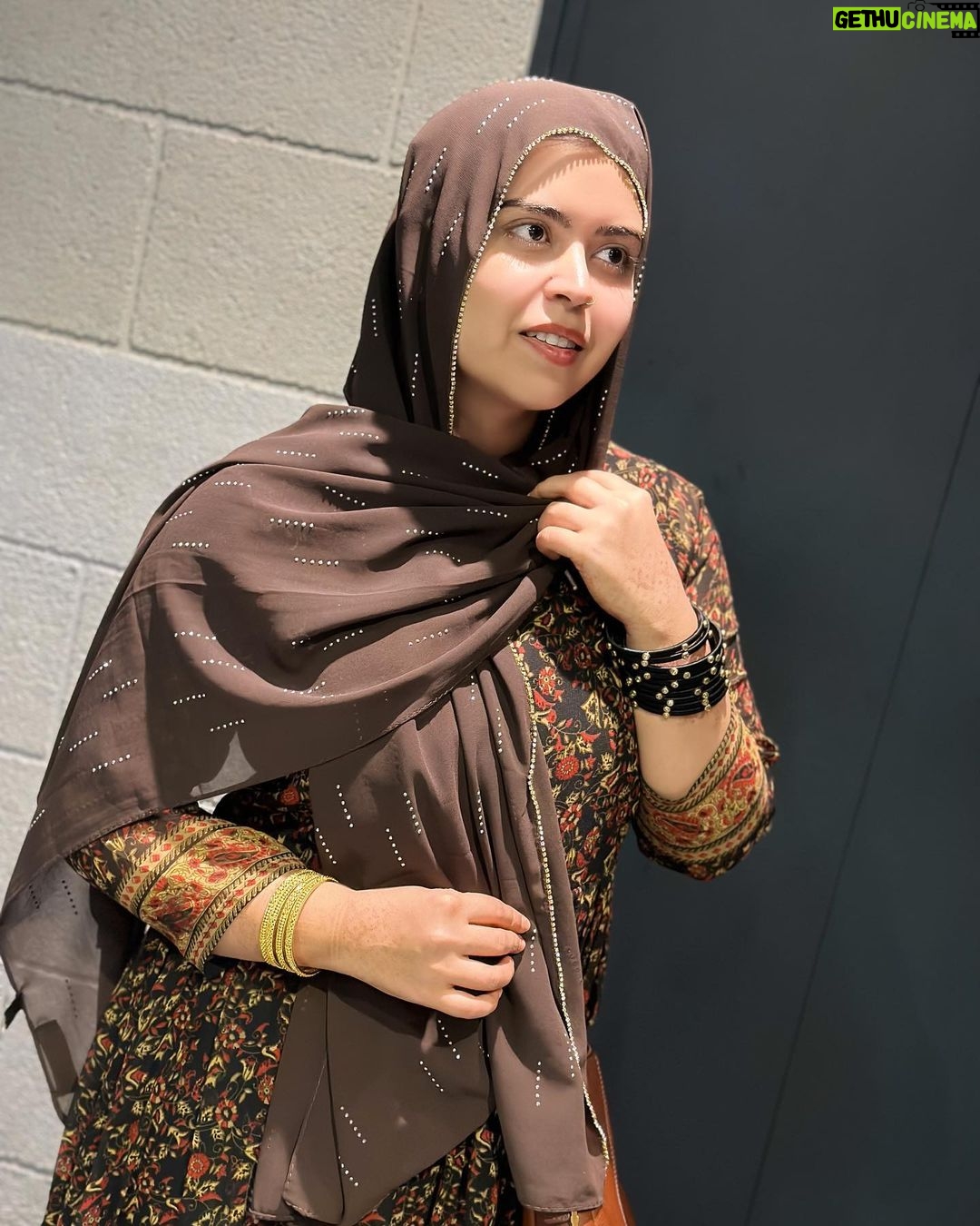 Saba Ibrahim Instagram – Yeh tum jo mera haal puchhte ho.. Bada hi ...