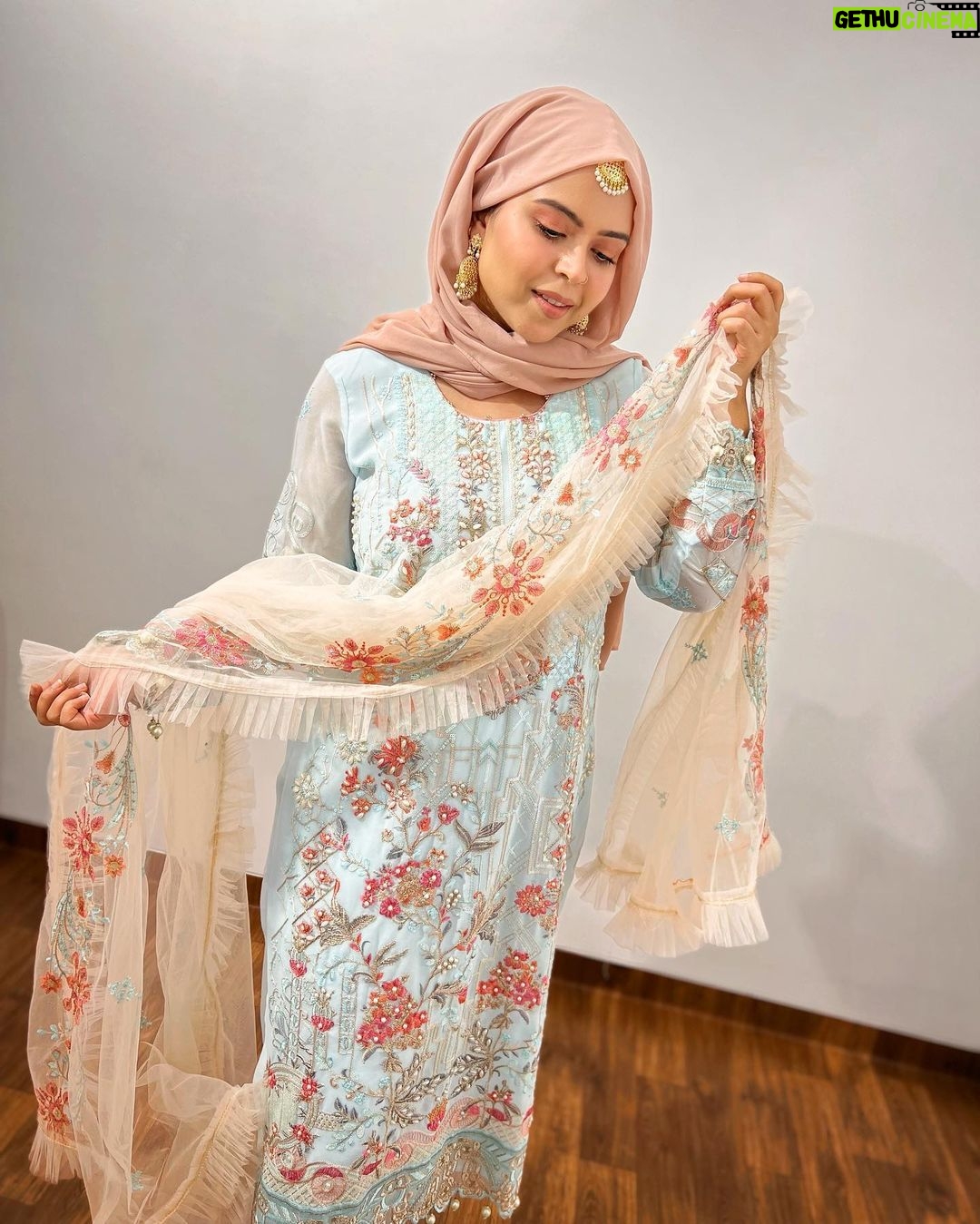 Saba Ibrahim Instagram – Hai ishq toh phir toh phir asar bhi hoga ...