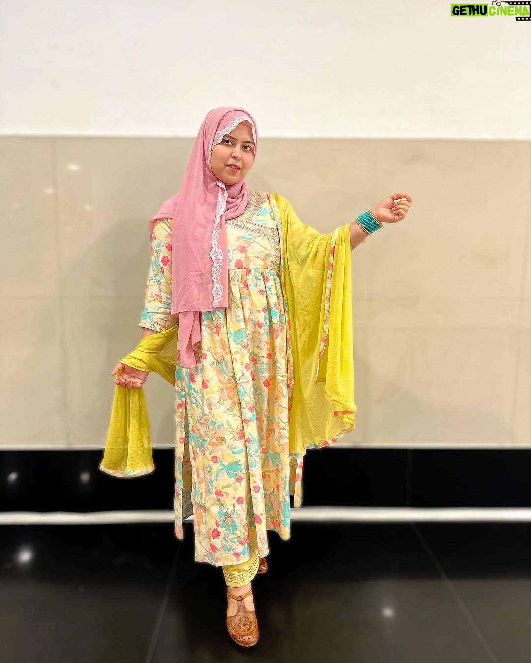 Saba Ibrahim Instagram – 🌸 Outfit – @lawn_suits_by_r_creation . . Hijab ...