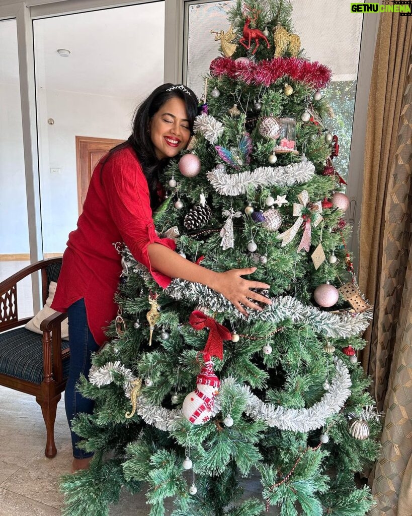 Actress Sameera Reddy HD Instagram Photos and Wallpapers December 2023 ...