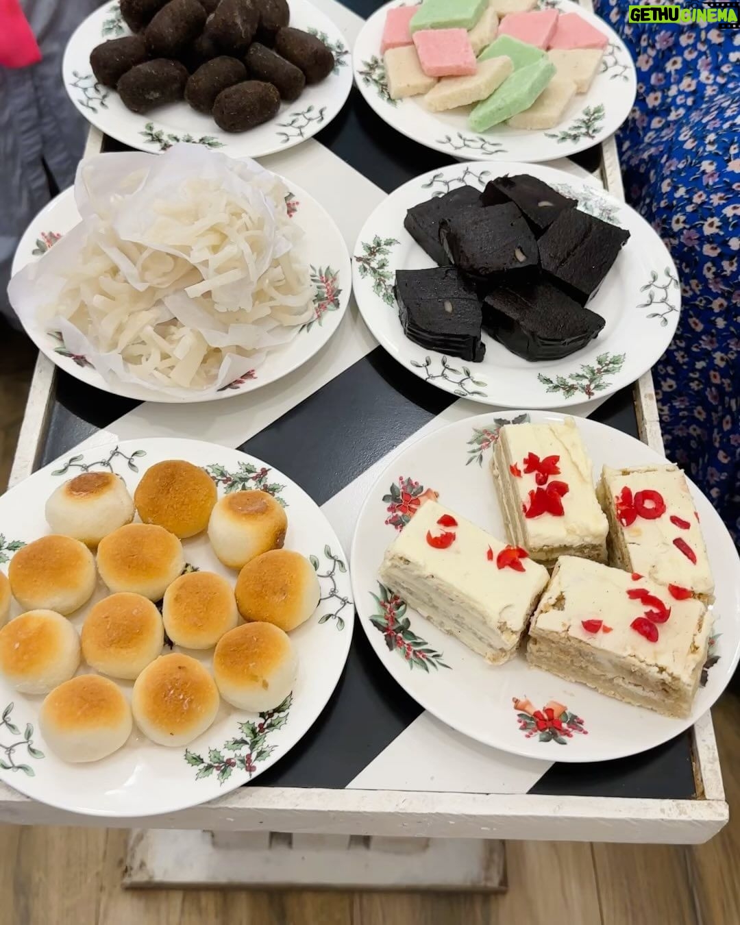 Actress Sameera Reddy HD Instagram Photos and Wallpapers December 2023 ...