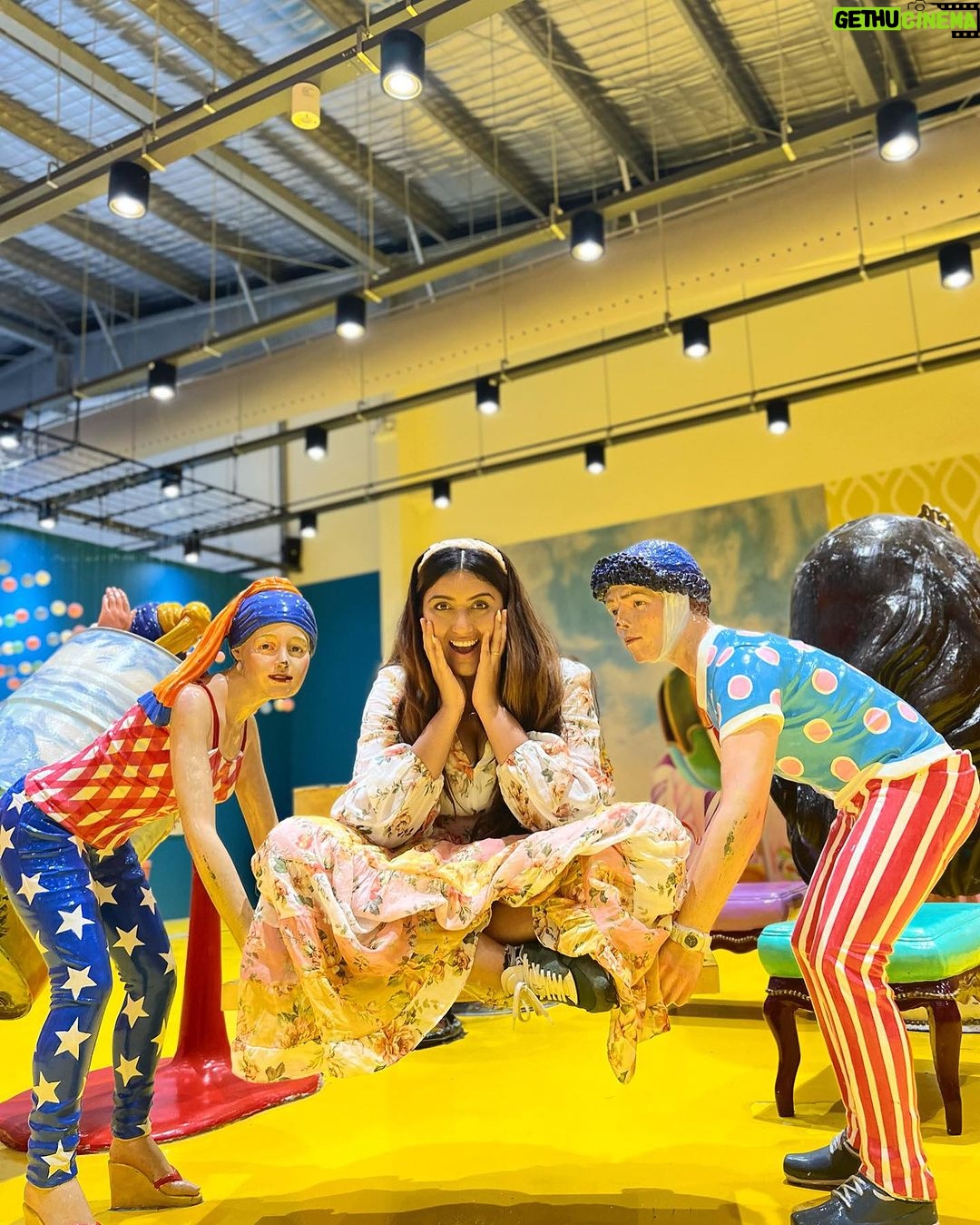 Shireen Mirza Instagram – Please don’t judge me 🙈🤪 Trickeye Museum ...