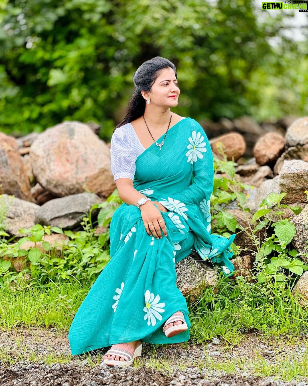 Shiva Jyothi Instagram – Manifesting August full of happiness ️🫶🤞🫰🤌 ...