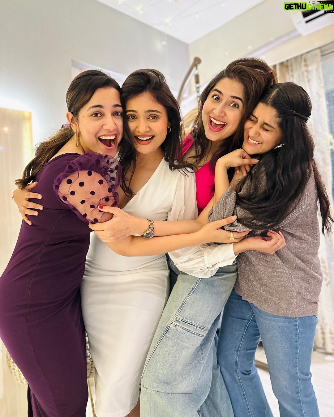 Actress Shraddha Dangar HD Instagram Photos and Wallpapers June 2024 ...