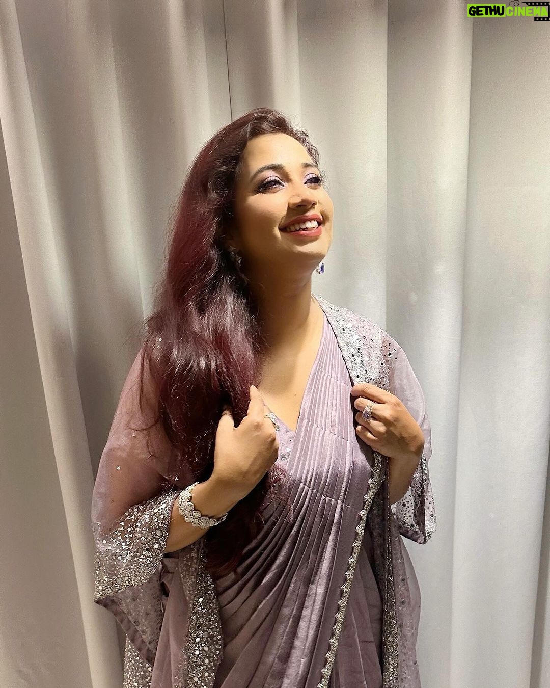 Singer Shreya Ghoshal HD Instagram Photos and Wallpapers December 2023 ...