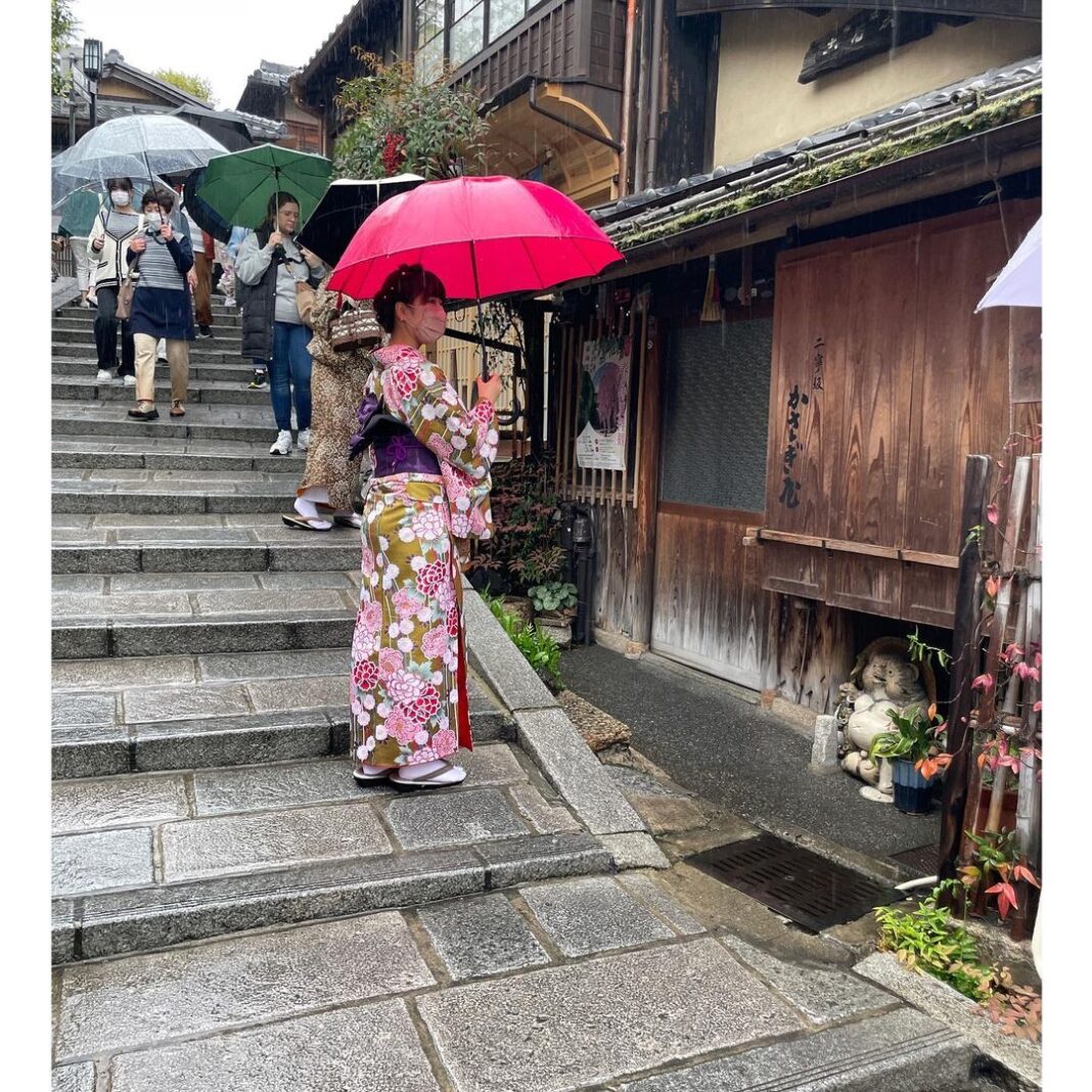 Actress Shweta Bachchan Nanda HD Instagram Photos and Wallpapers June 2023 | Gethu Cinema