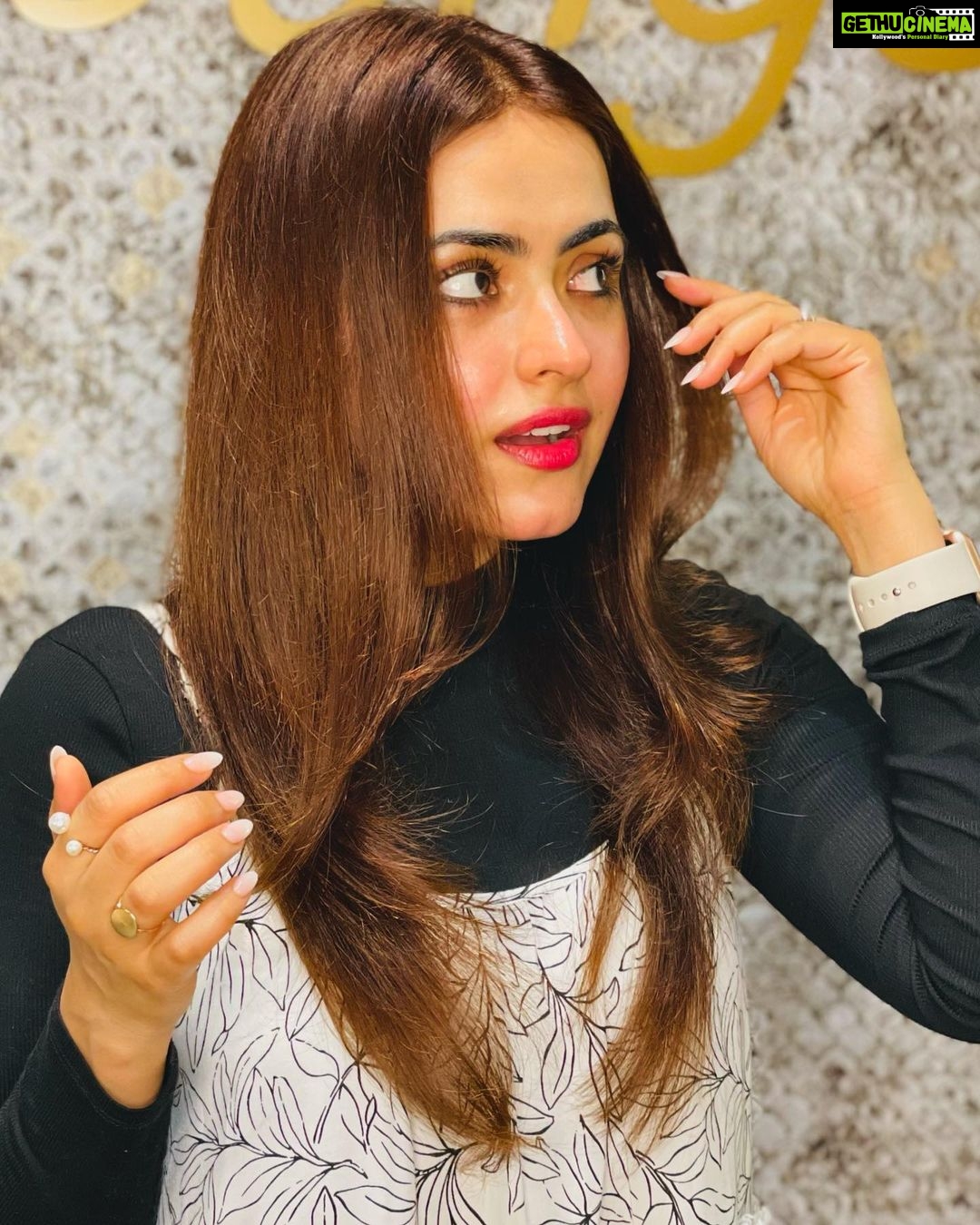 Actress Simi Chahal HD Instagram Photos and Wallpapers April 2023 ...