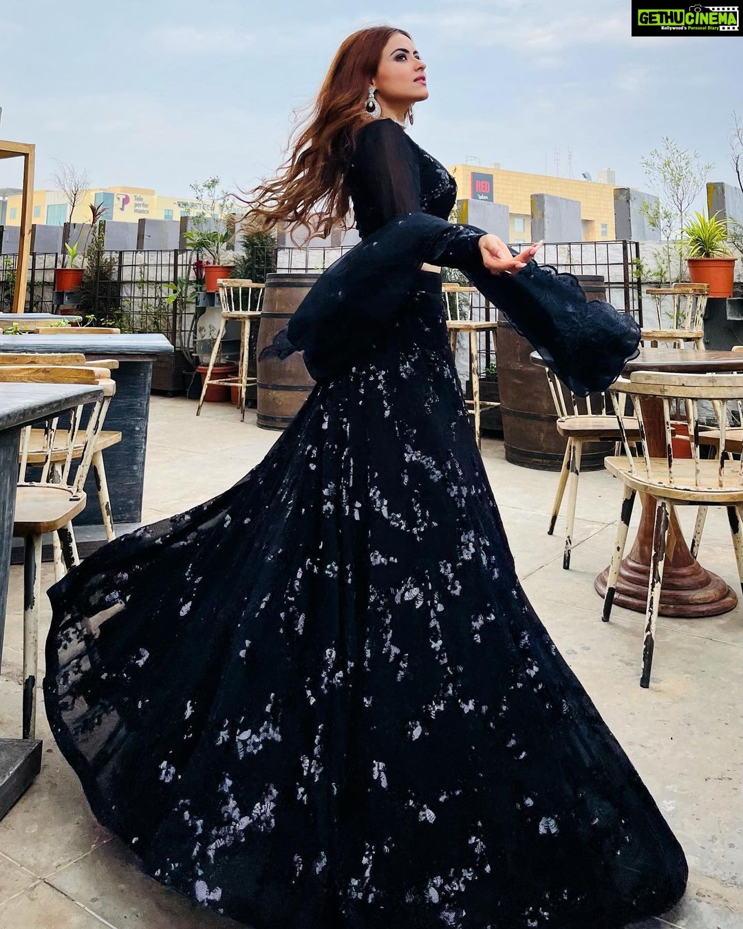Actress Simi Chahal HD Instagram Photos and Wallpapers February 2023 ...