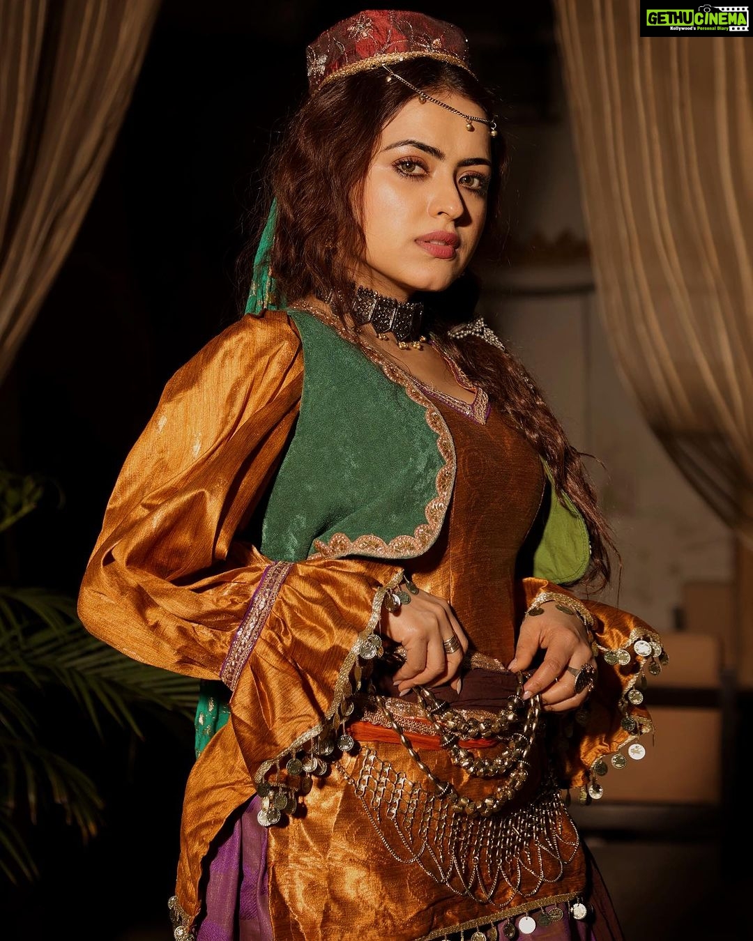 Simi Chahal Instagram – Find the hidden ‘Mic’ that records our ...