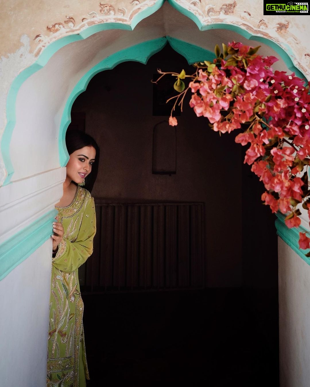 Simi Chahal Instagram – i just had to put 1 happy photo in these sad ...