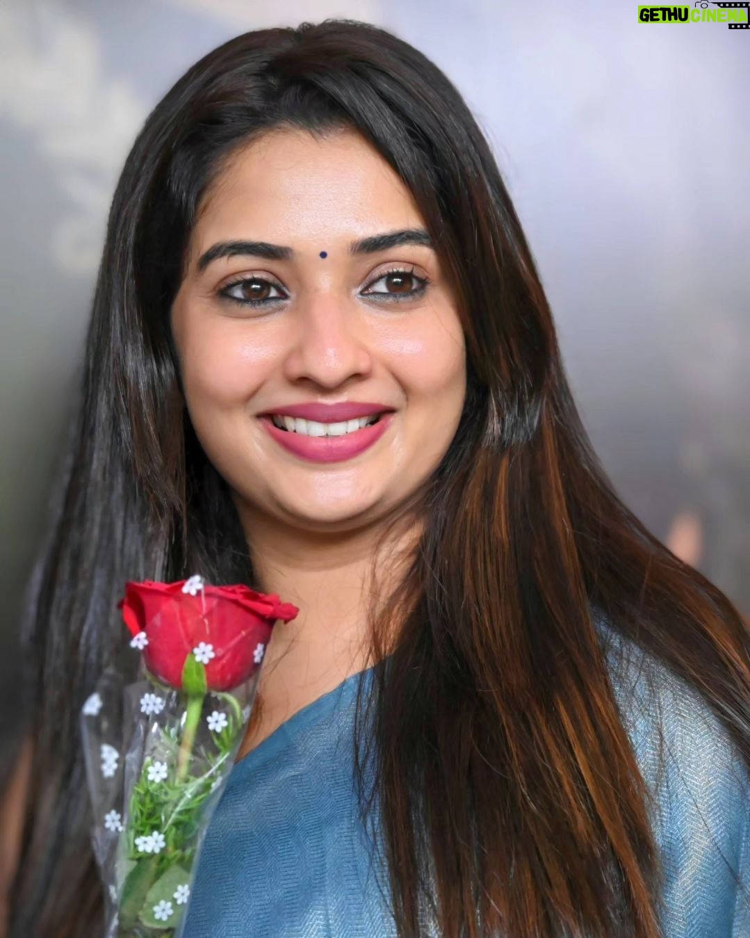 Actress Sonal Monteiro HD Instagram Photos and Wallpapers August 2023 ...