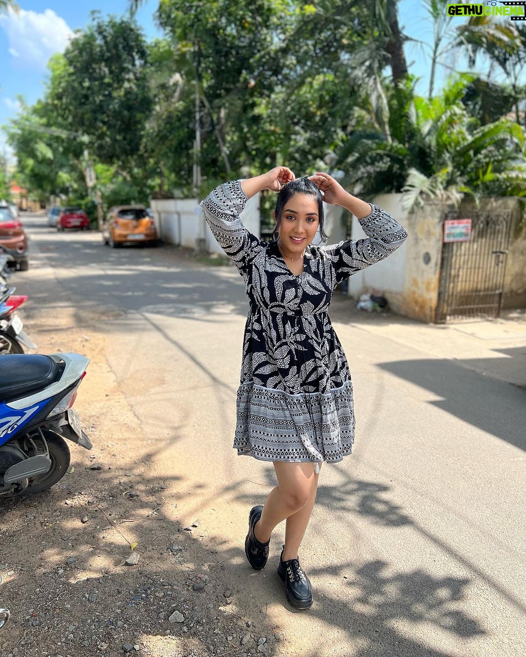 Sree Nithi Instagram – #🖤 Hairstyle @lashesbydivi ♥️ EVP Film City ...