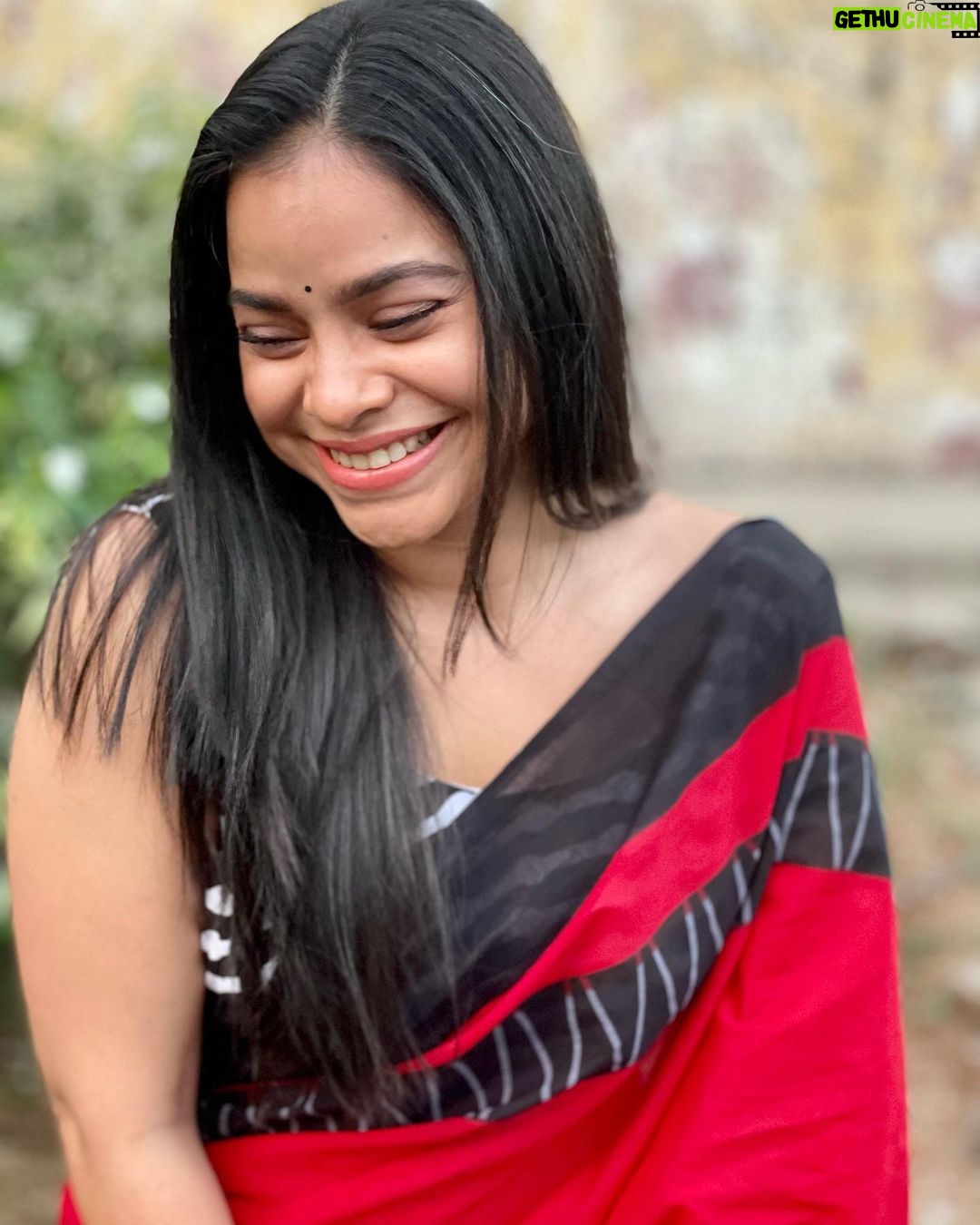 Actress Sumona Chakravarti HD Instagram Photos and Wallpapers August ...