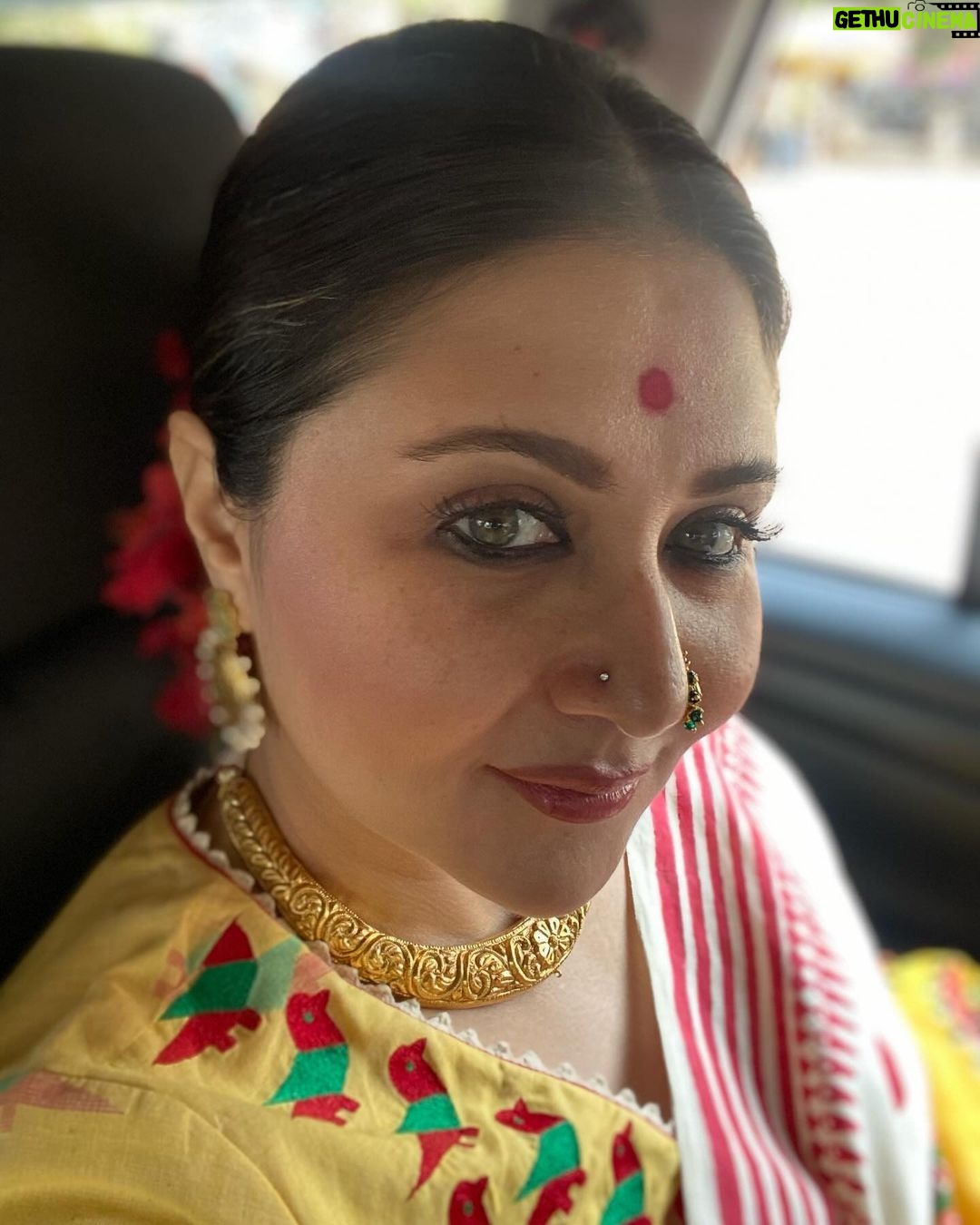 Swastika Mukherjee Instagram – Shubho Saptami shobai ke. For the love ...