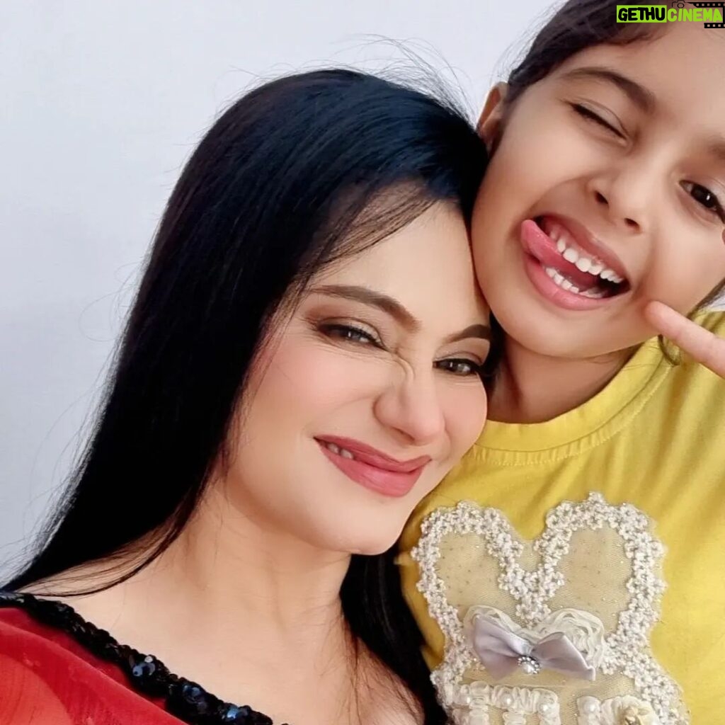 Actress Tassnim Sheikh HD Photos and Wallpapers March 2023 - Gethu Cinema