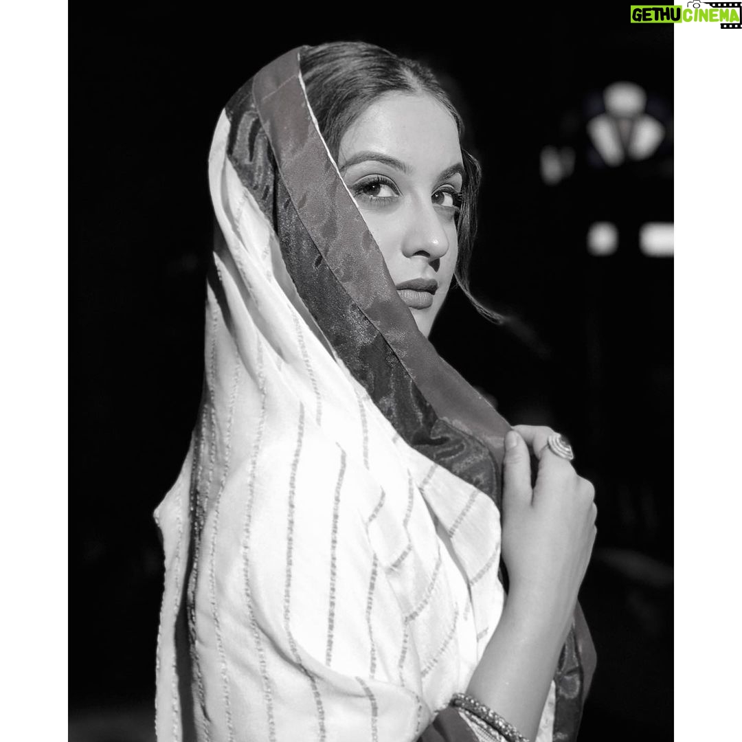 Tunisha Sharma Instagram – 2 days to go! #Sardari💫 @manavgeet_gill ...