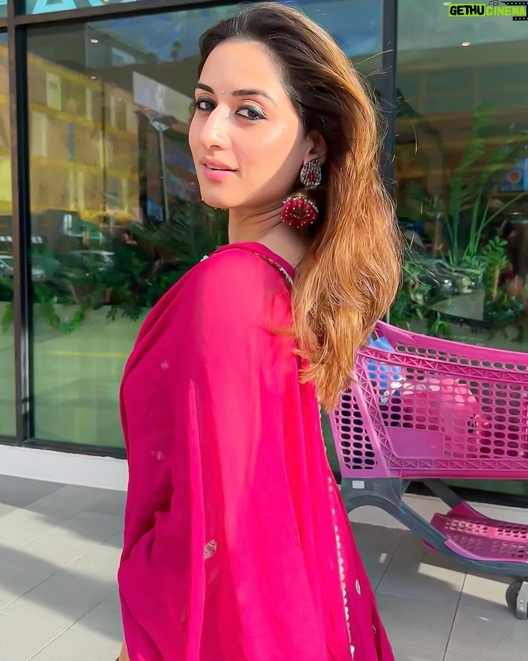Uditi Singh Instagram – My Diwali outfits (recap) 🤌🏻🪔 🫶🏻 💜, 🩷 or 🤍 ...
