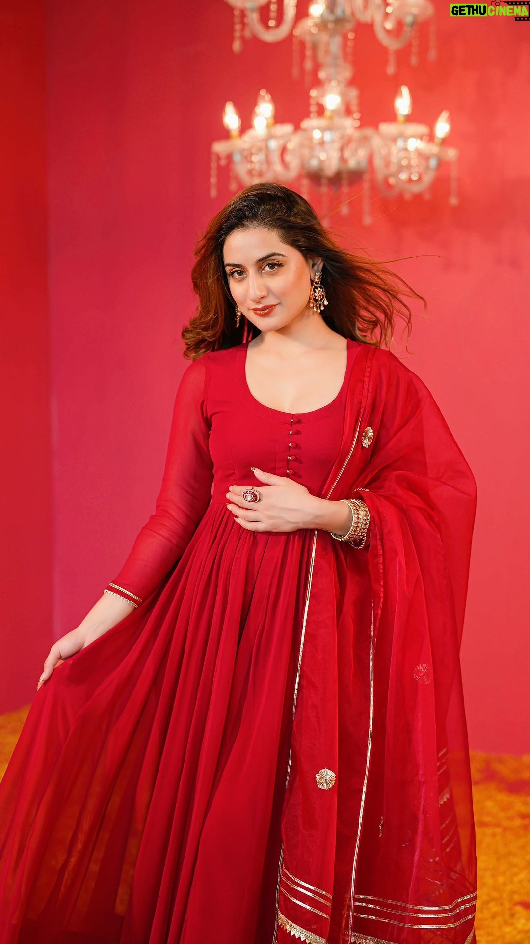 Actress Uditi Singh HD Instagram Photos and Wallpapers October 2023 ...
