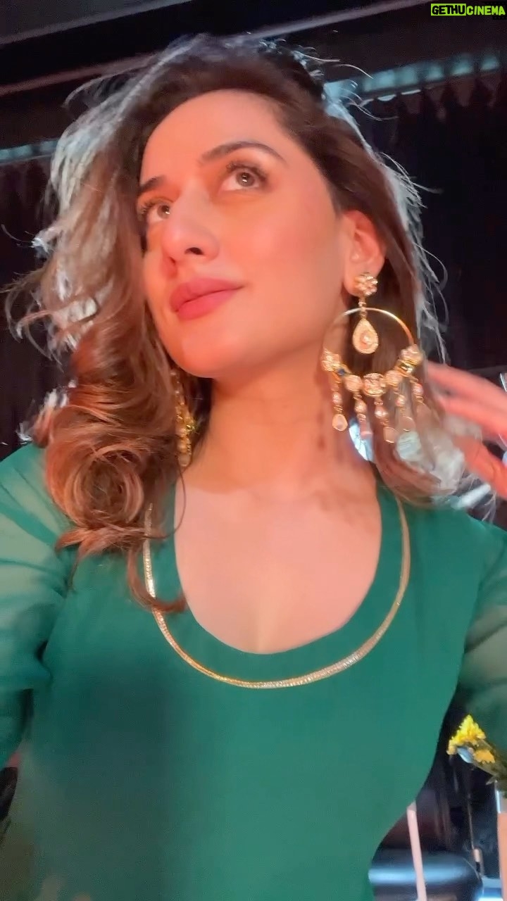 Uditi Singh Instagram – Tere Naina….💚 | Gethu Cinema