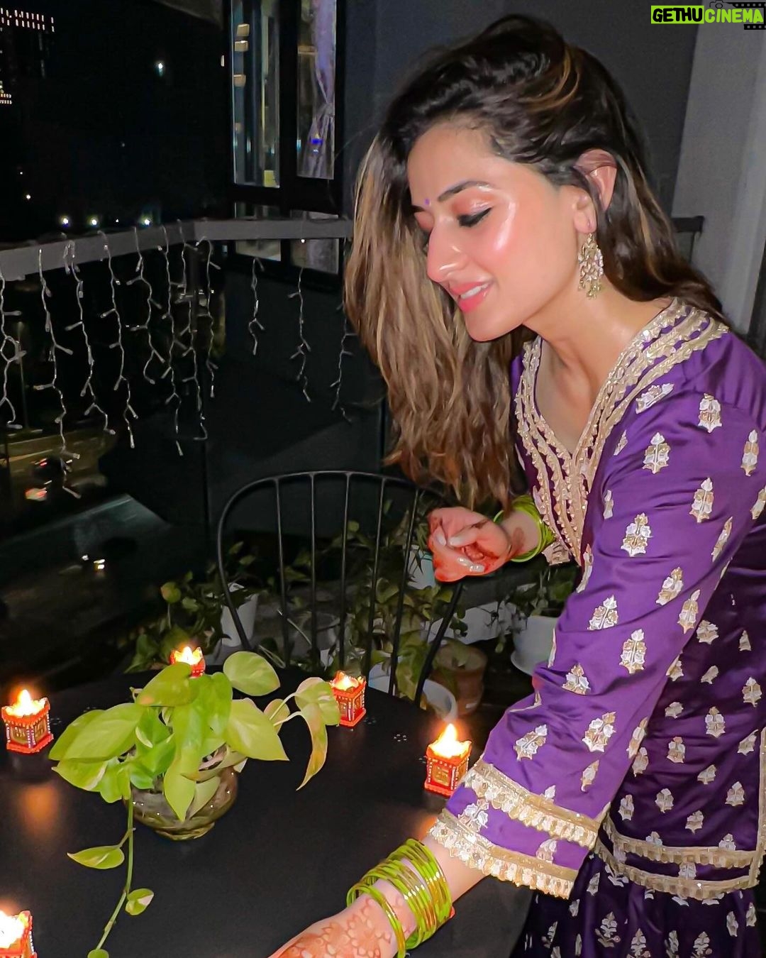 Uditi Singh Instagram – My Diwali outfits (recap) 🤌🏻🪔 🫶🏻 💜, 🩷 or 🤍 ...