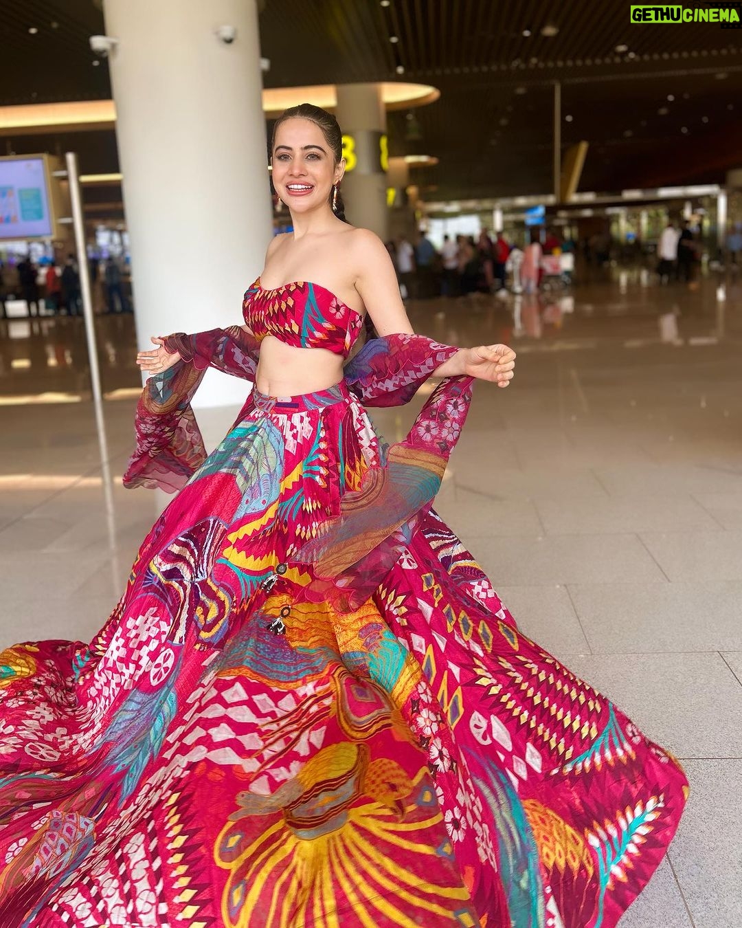 Urfi Javed Instagram - Bts 😂 - Gethu Cinema