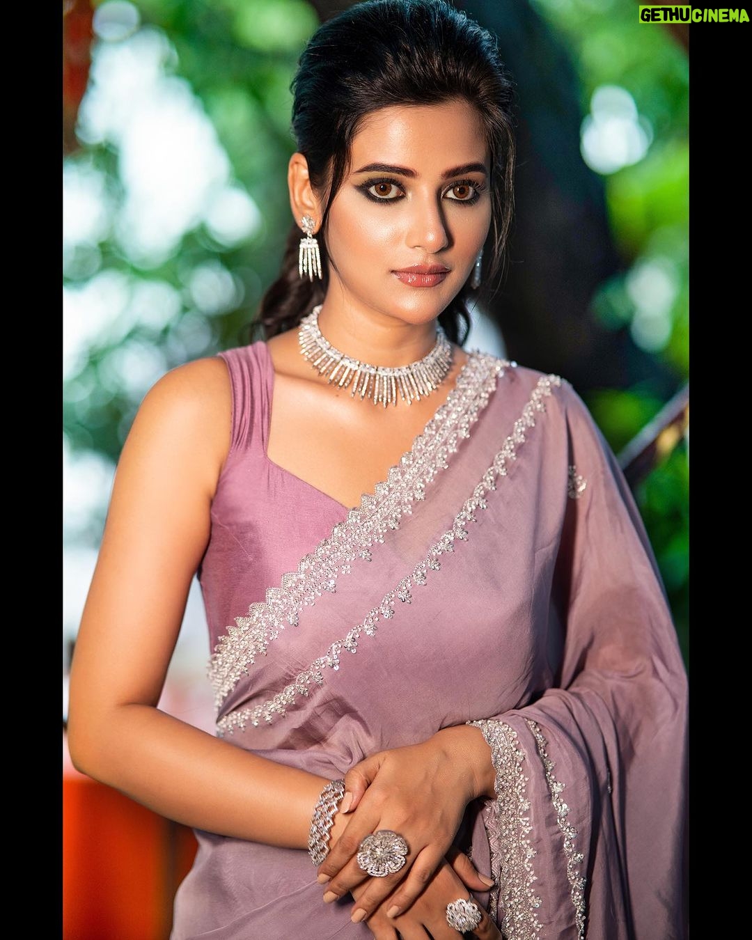 Ushasi Ray Instagram – Look book from DBD grand finale Photos @sahil ...