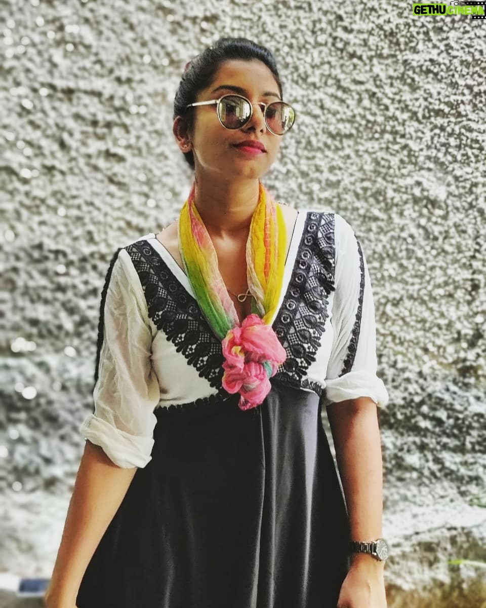 Vishnupriyaa bhimeneni Instagram – 19-08-20 🎂🎂🎂💜💛 This 6yards of love 💜 ...