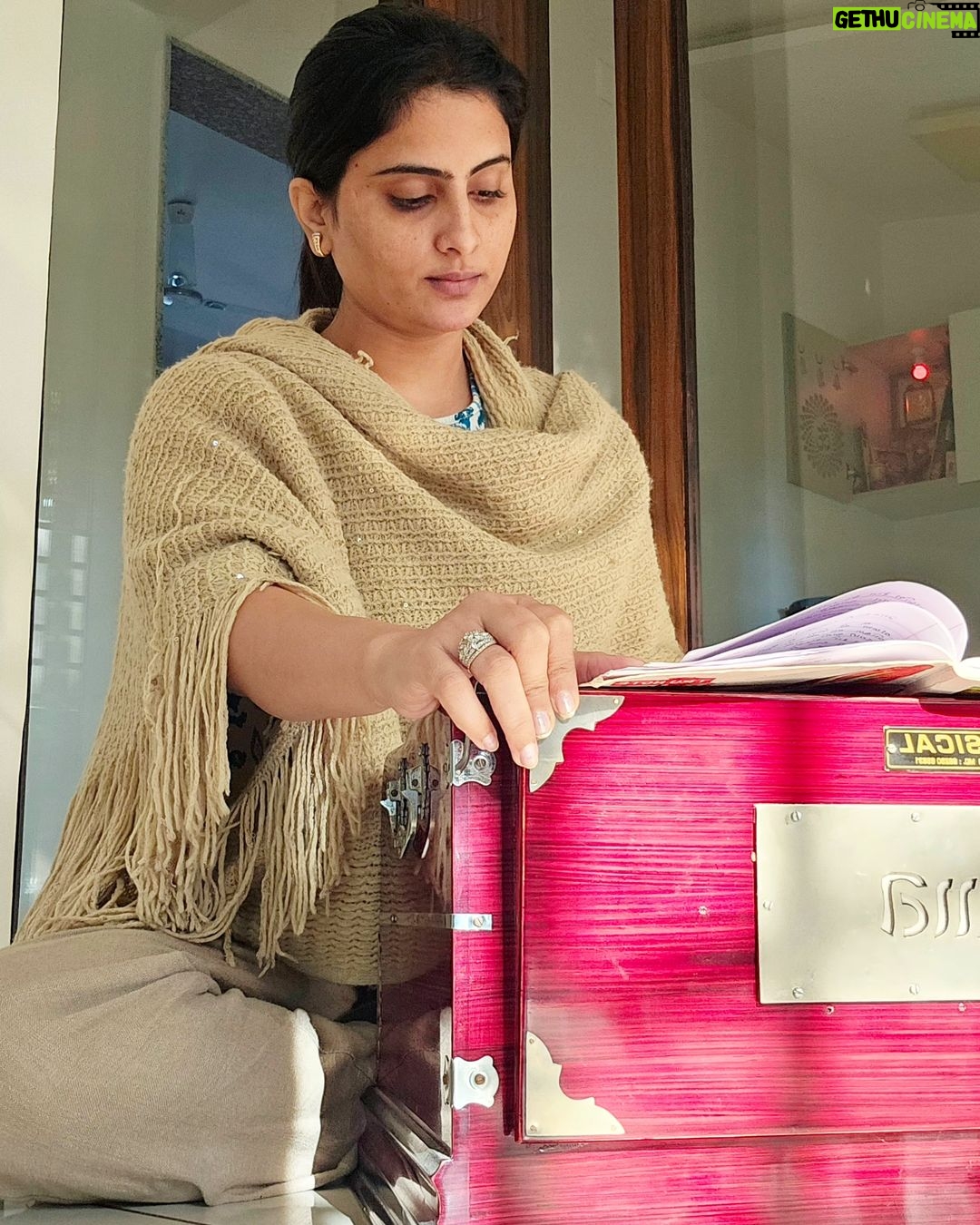 Zeel Joshi Instagram – सारी रौनक देख ली दुनिया की, मगर जो सकून चेहर माँ ...