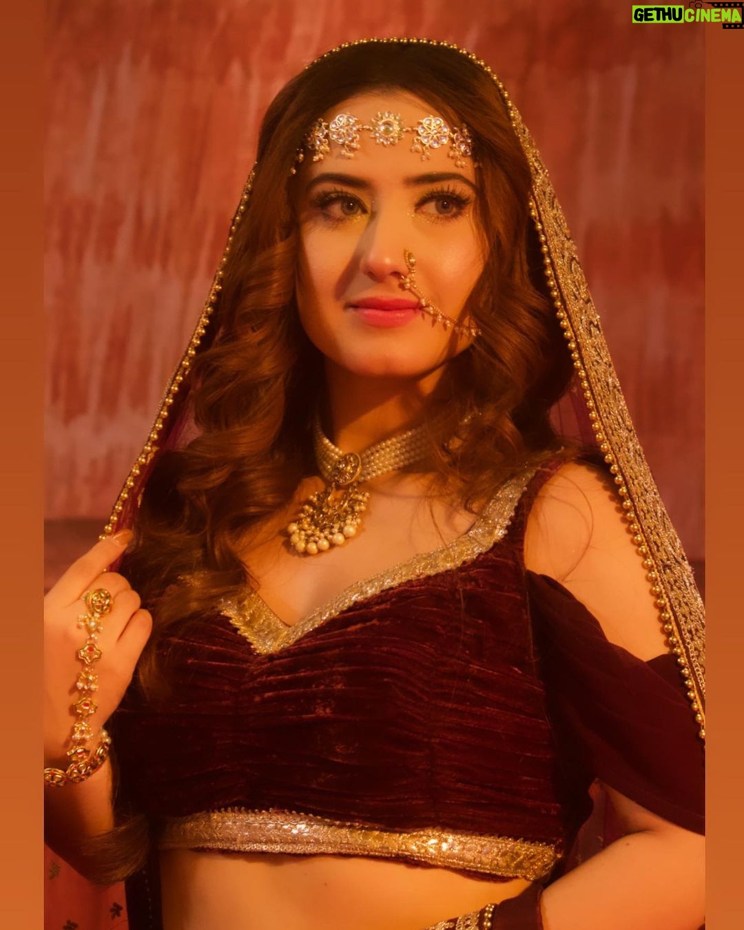 Actress Aalisha Panwar HD Instagram Photos and Wallpapers December 2023 ...