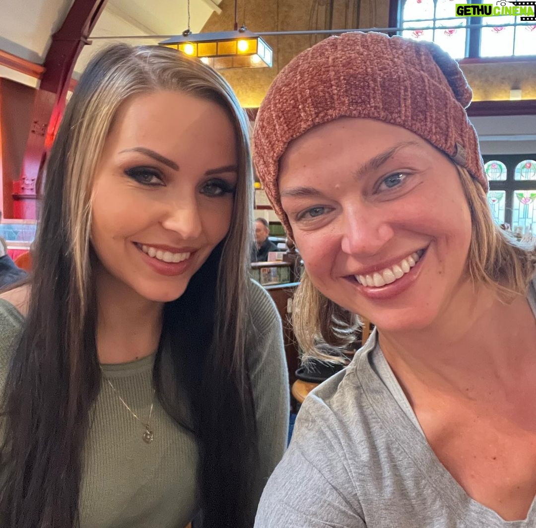 Adrianne Palicki Instagram – Day 1 of #ForTheLoveOfSciFi in #Manchester ...