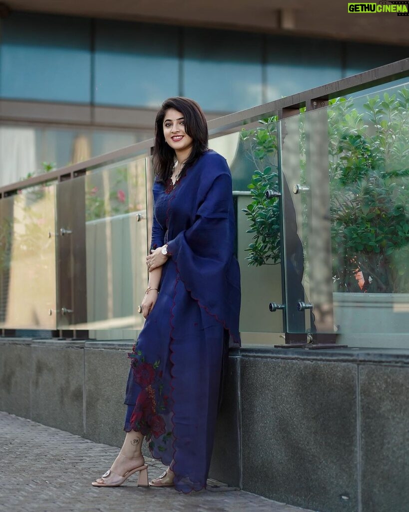Actress Aima Rosmy Sebastian HD Instagram Photos and Wallpapers ...