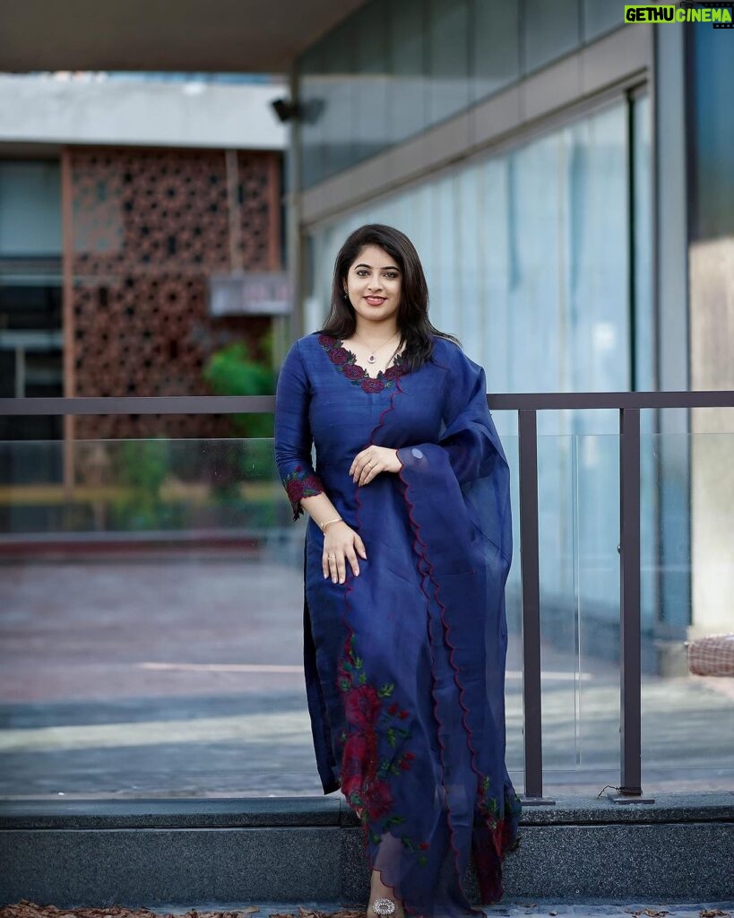 Actress Aima Rosmy Sebastian HD Instagram Photos and Wallpapers ...