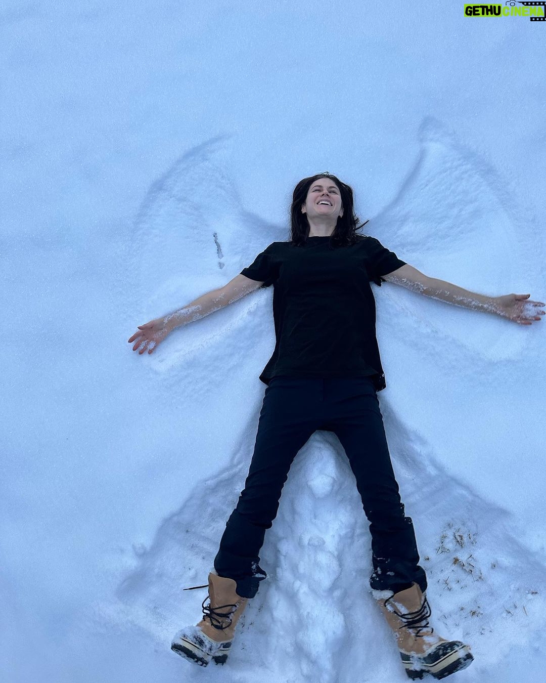 Alexandra Daddario Instagram – | Gethu Cinema