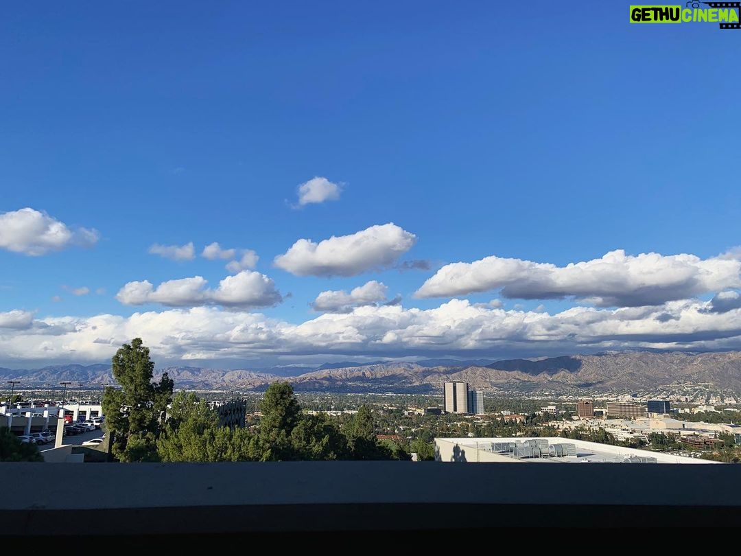 Alice Lee Instagram – Idyllic ☁️☁️☁️ #happydecemberfromsocal Los ...