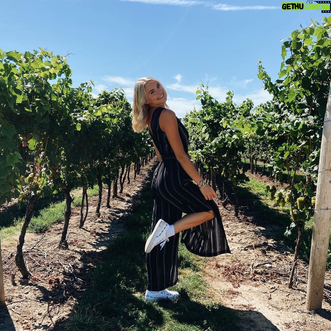 Alyssa Trask Instagram – On cloud wine 🍷 Niagara-On-The-Lake, Ontario ...
