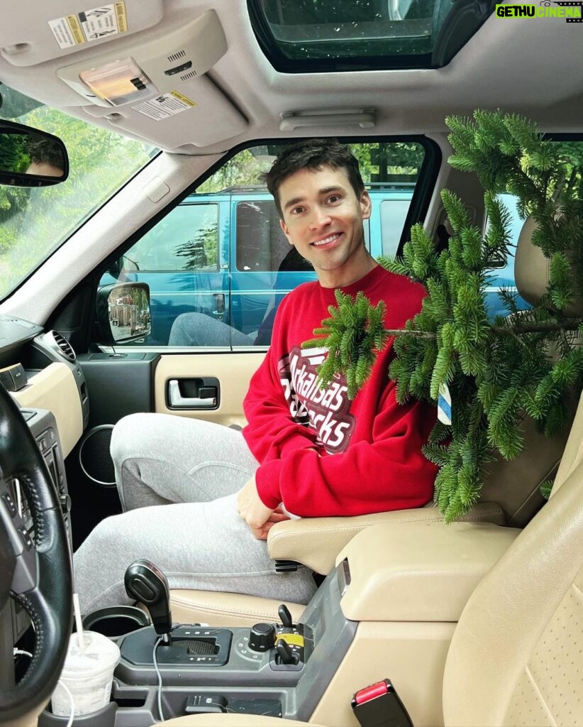 Actor Andrew Neighbors HD Instagram Photos and Wallpapers March 2023 ...