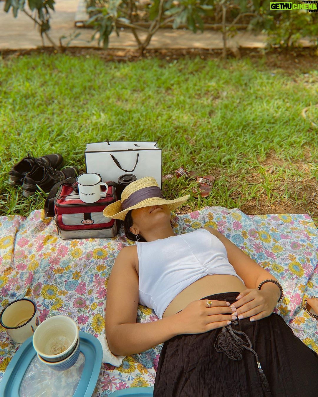 Anindita Bose Instagram – Sundaying 🌞 . . . . . . . . . . #sunday #sundaypicnic #picnic #park # ...