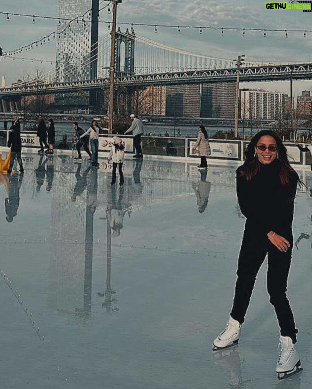 Anitta Instagram – my stage, my vibe, our global funk revolution 🇧🇷 🌍💛💚 ...