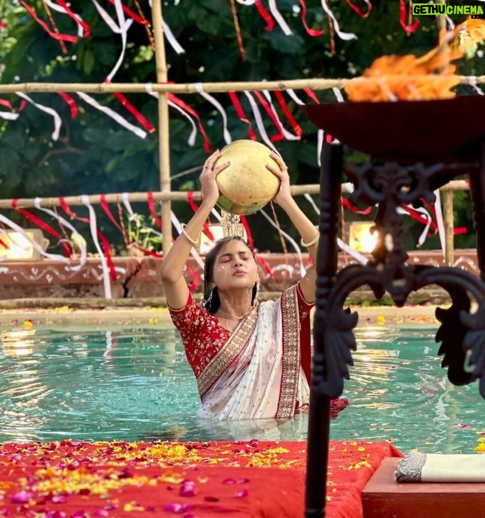 Actress Anushka Merchande HD Instagram Photos and Wallpapers October ...
