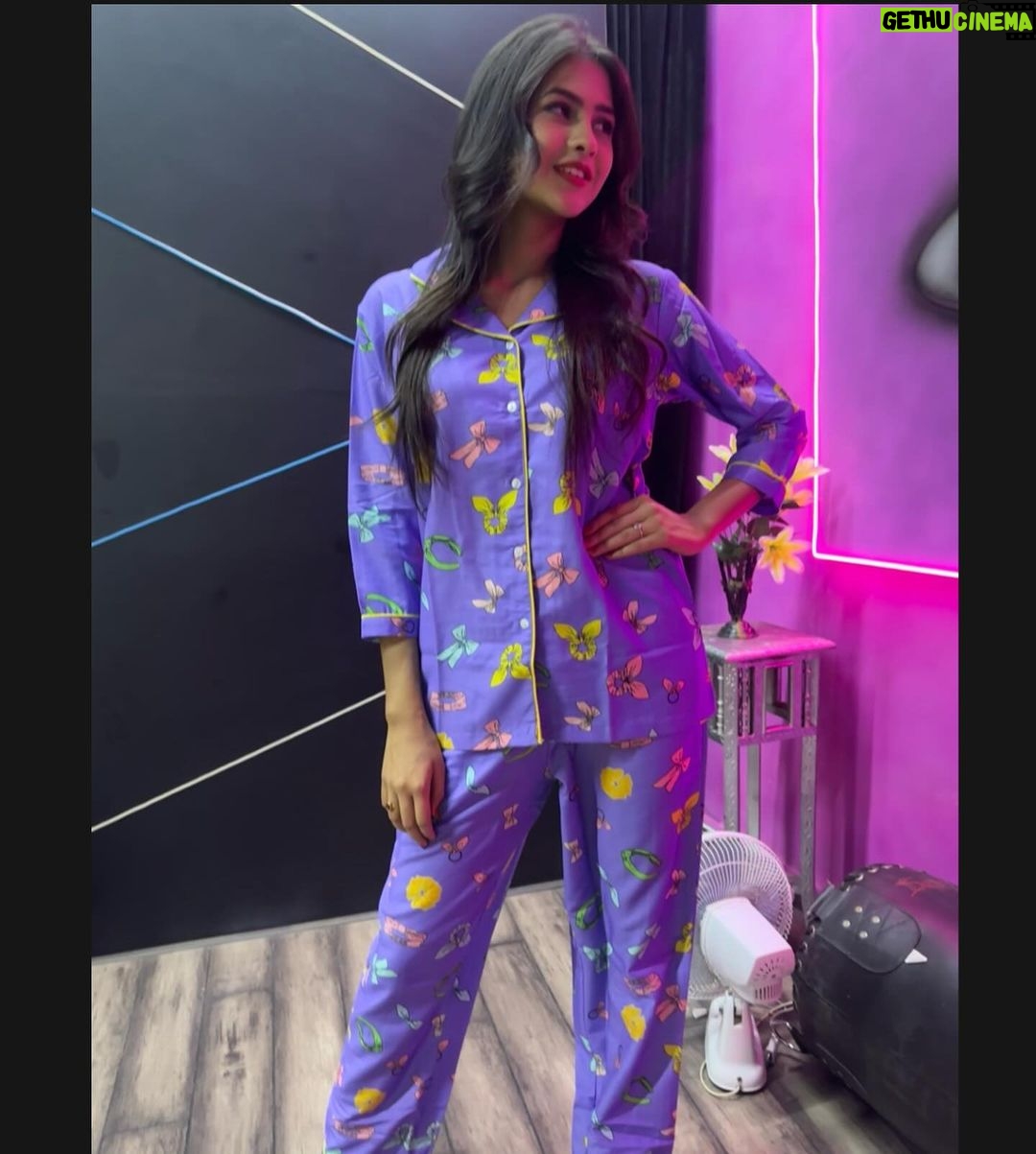 Actress Anushka Merchande HD Instagram Photos and Wallpapers December ...