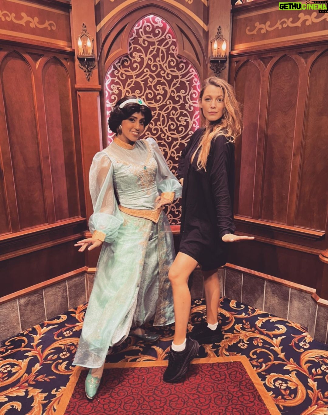 Blake Lively Instagram – Find me a happier place on earth to start my ...