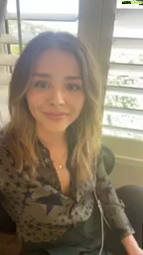 Chloë Grace Moretz Instagram – Sorry for the poor connection !! We will ...