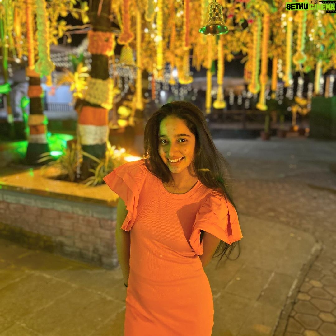 Deshna Dugad Instagram – Orange 🍊😉 . . #deshna #deshnadugad | Gethu Cinema